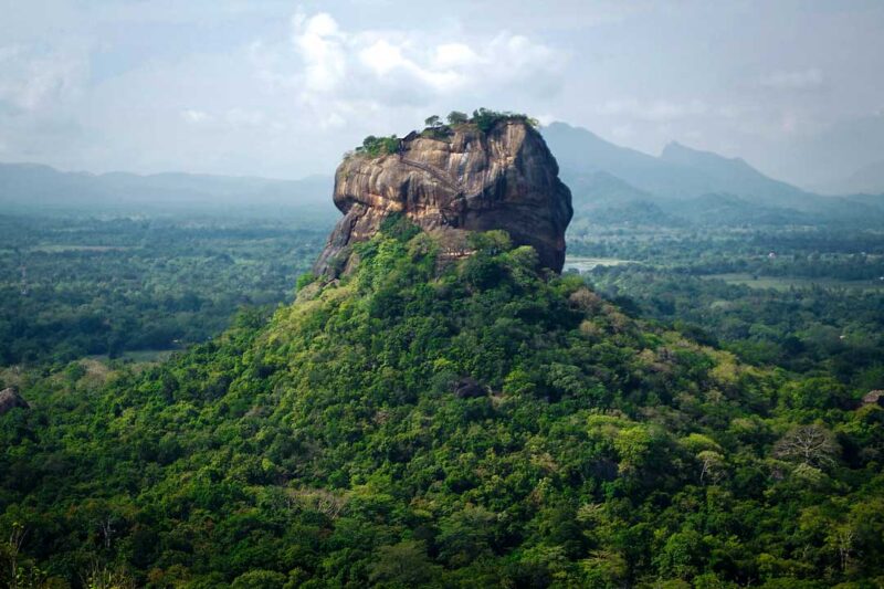 Top 20 Biggest Landmarks in Asia (2023)