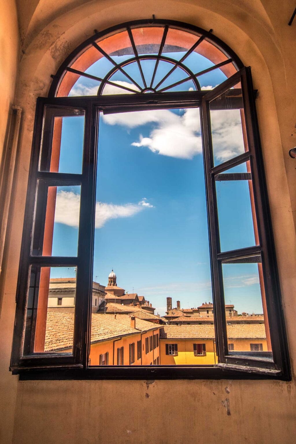 20 Bologna photos that will make you want to visit the Red City right now