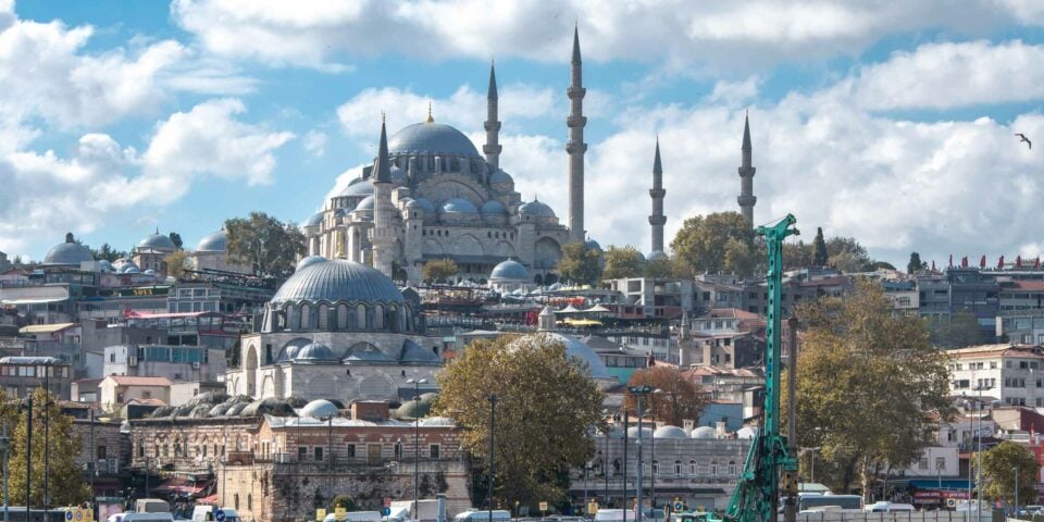 How to Spend 3 Days in Istanbul - The Best Travel Itinerary 2023 (+ map)