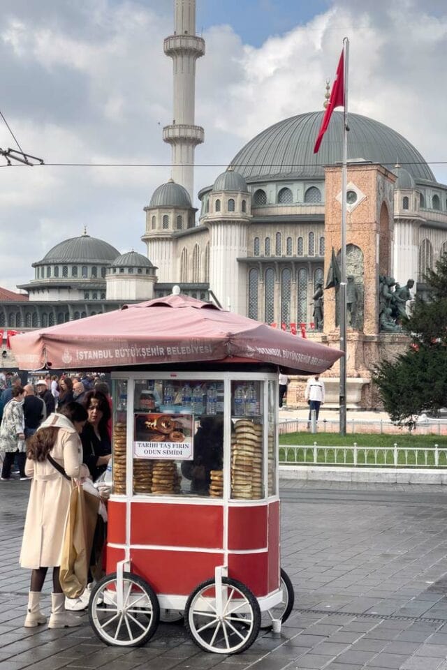 How to Spend 3 Days in Istanbul - The Best Travel Itinerary 2023 (+ map)